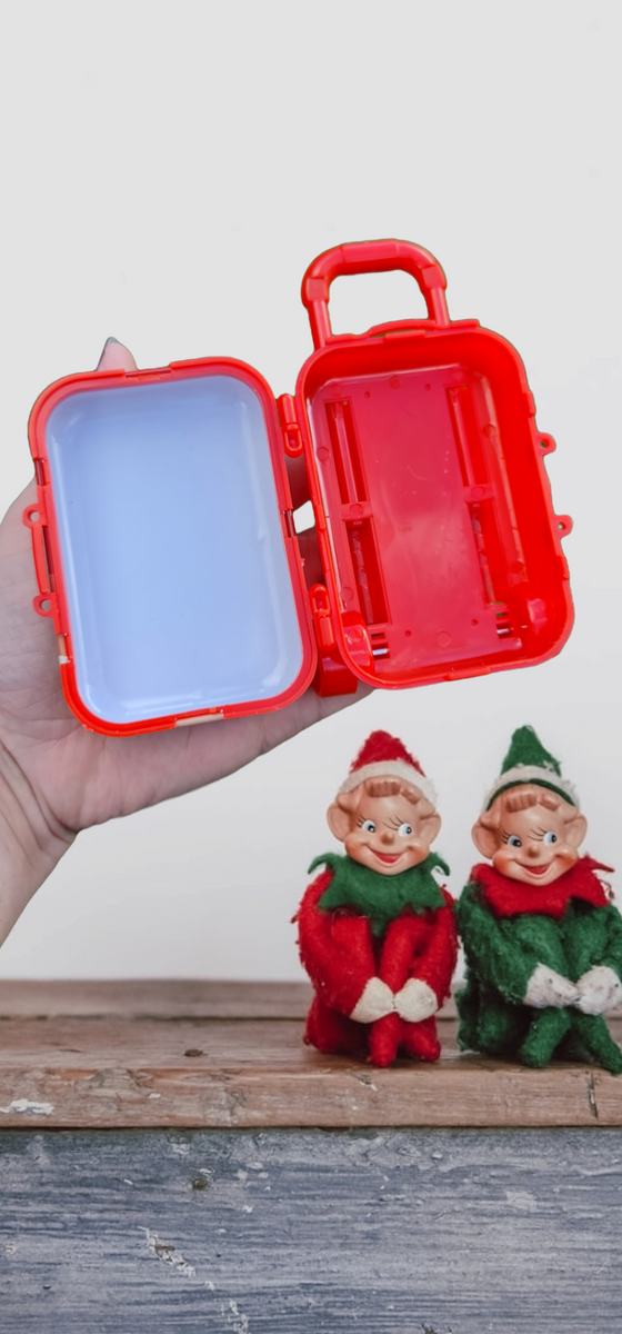 Elf prop suitcase – Pixie Dot Craft Supplies